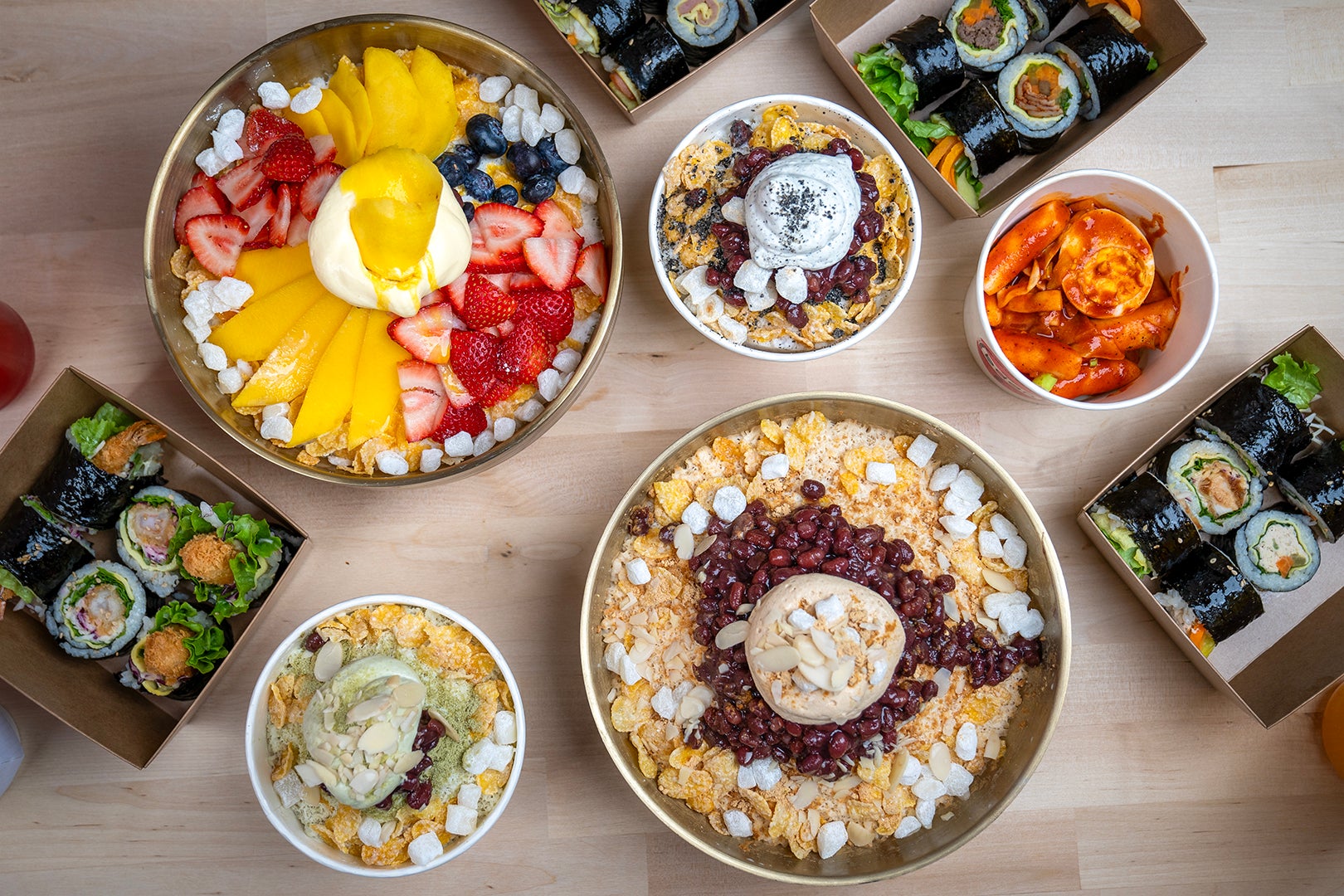 BINSOO, Bubble Waffle, Puffle, Cake, Coffee, Ice cream, Froyo | Cafe Bdan